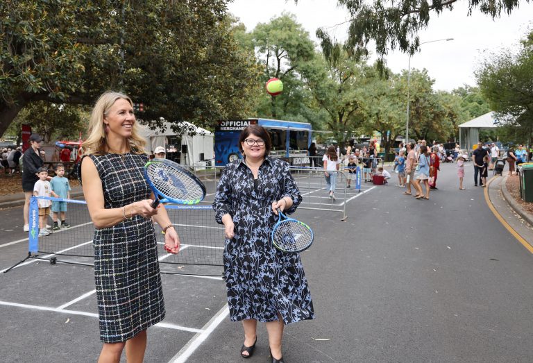 Adelaide International serves up smashing start to tournament ...